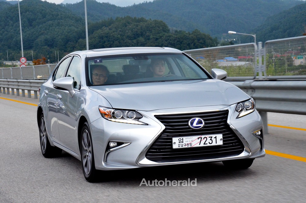 랙서스 ES, IIHS 최고 안전 등급 획득