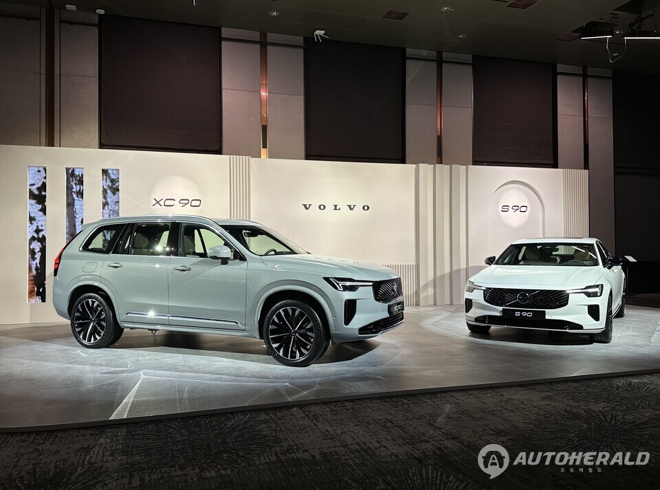 볼보 신형 XC90 · S90 동시 출격... '스웨디시 플래그십의 정점이자 주력'