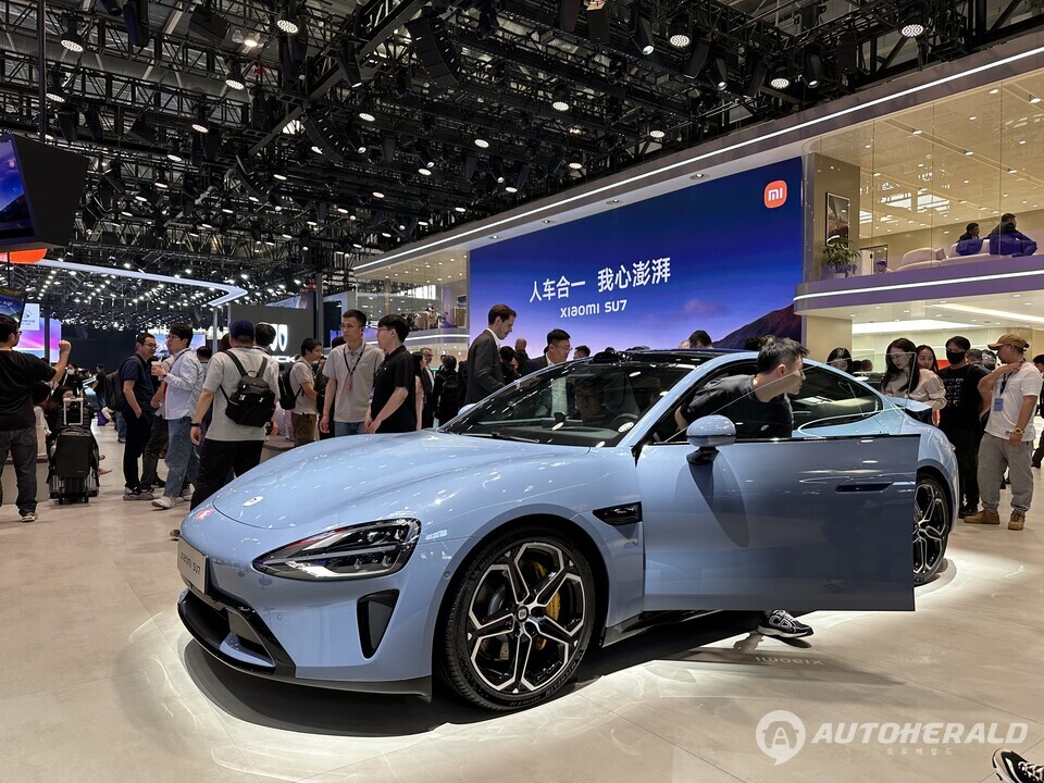 [EV 트렌드] 잘 나가던 샤오미 질주에 급제동 'SU7, 11만 6000여 대 리콜'