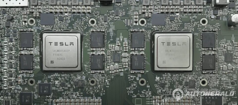 [EV 트렌드] 테슬라 ‘사이버캡’, 결국 구형 AI4로… AI5 일정 2년 밀려